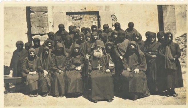 The Position of the Elder in Women’s Monasticism | PEMPTOUSIA