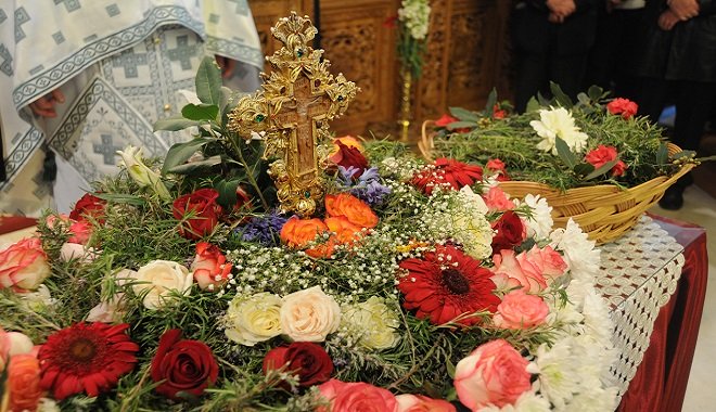 The Liturgical Context of the Veneration of the Cross | PEMPTOUSIA